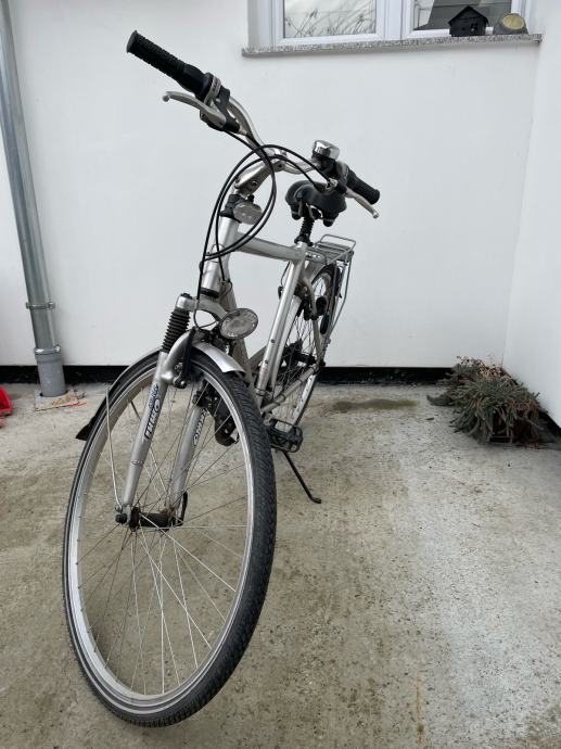 Giant explorer city bike
