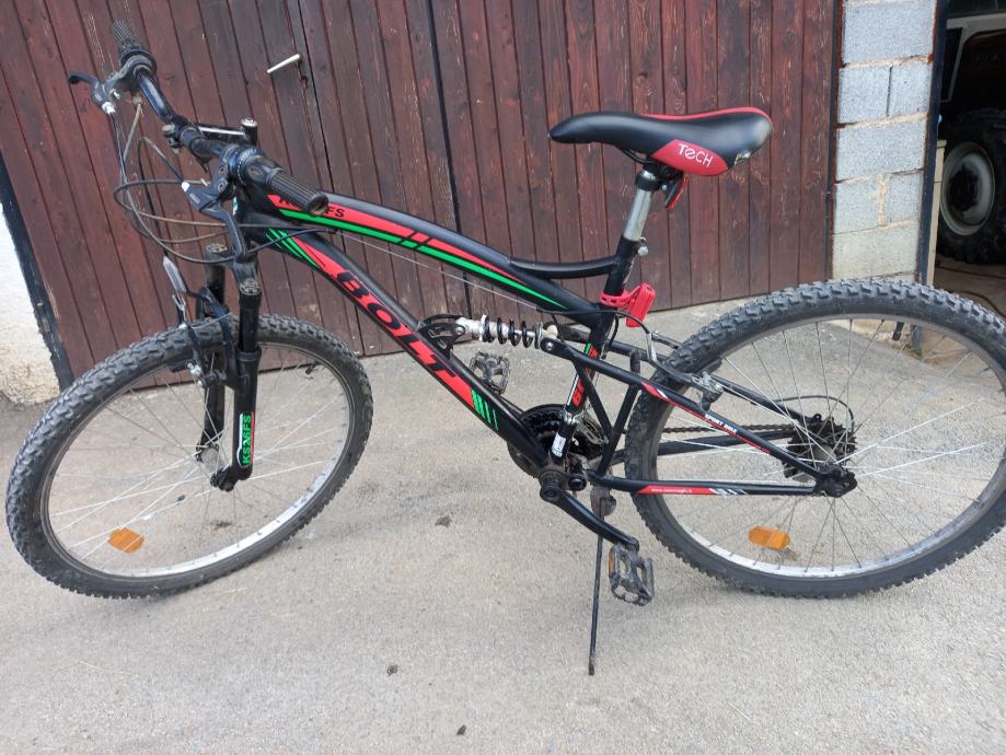 PRODAJEM BICIKL BOLT