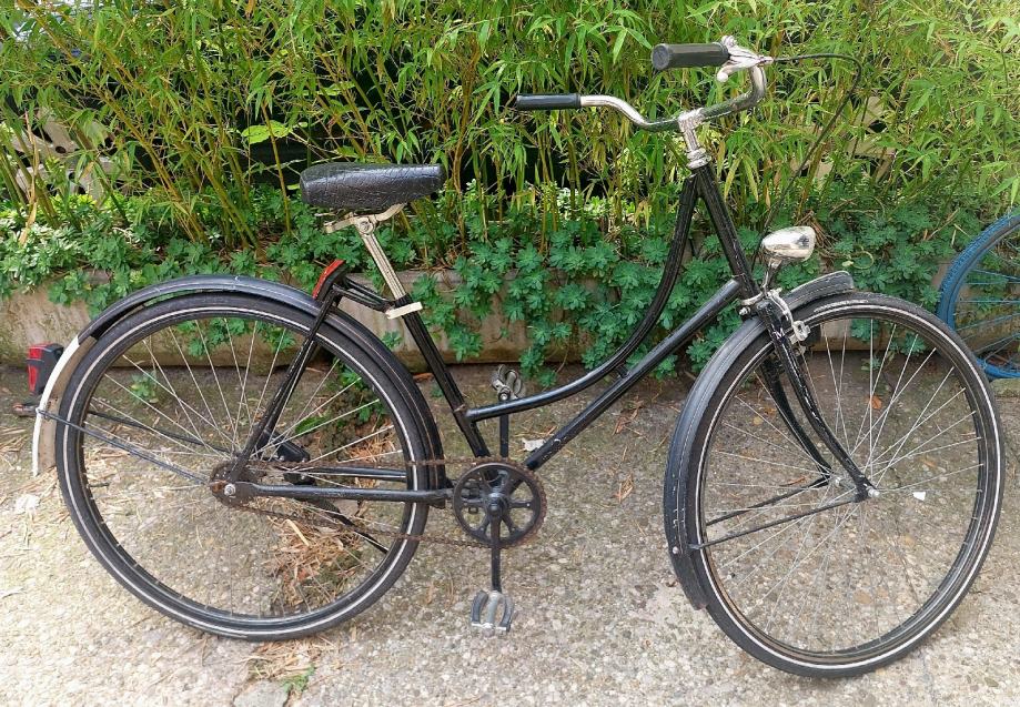 Retro ženski bicikl