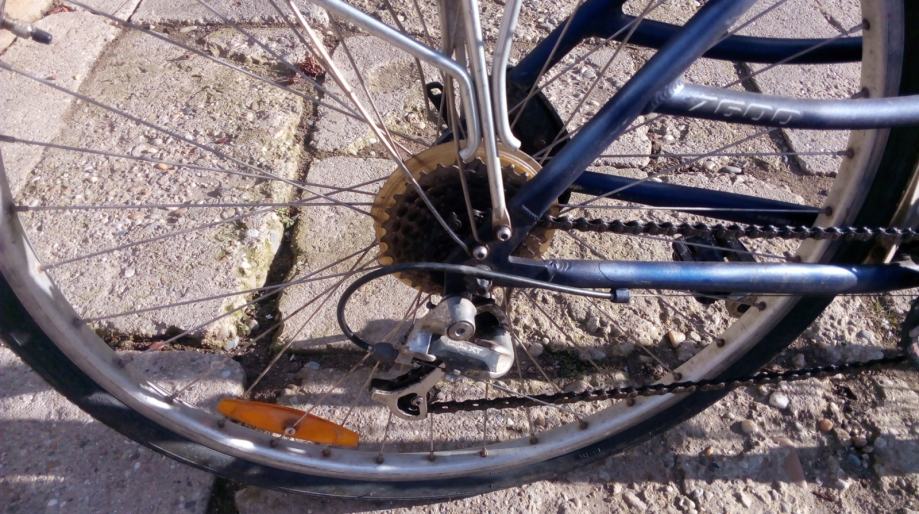 Trek 7600 gradski ženski bicikl -Rama 20 ocuvan