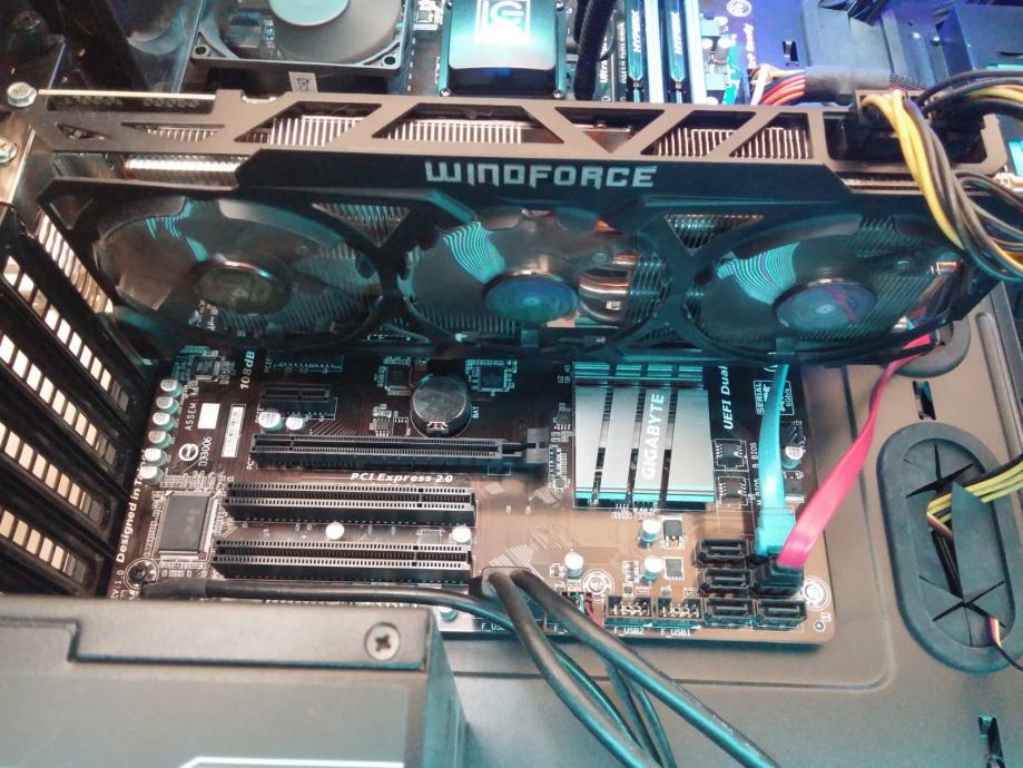 AMD GIGABYTE WINDFORCE 3X R9 290 4GB