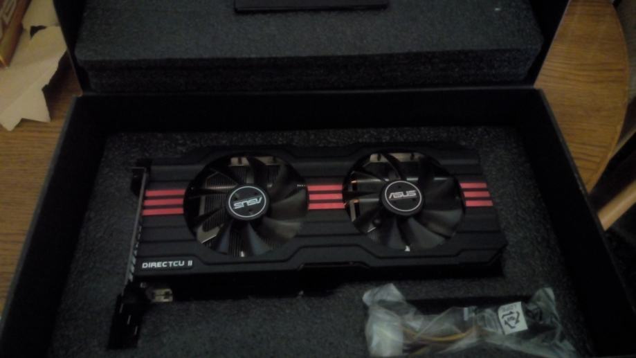 AMD HD 7950 Asus DirectCu II