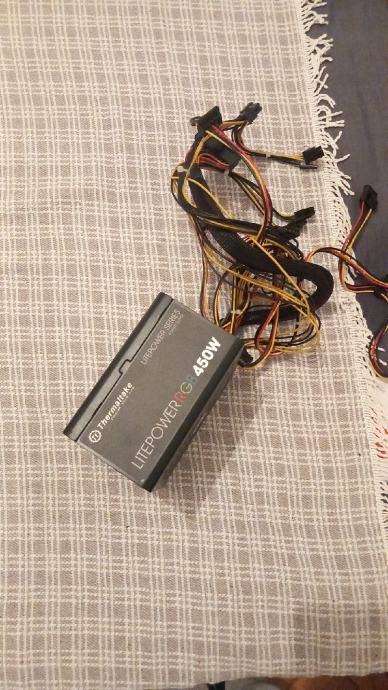 AMD Radeon Gigabyte RX 6500XT 4GB GDDR6 +Thermaltake 450W LedNapajanje