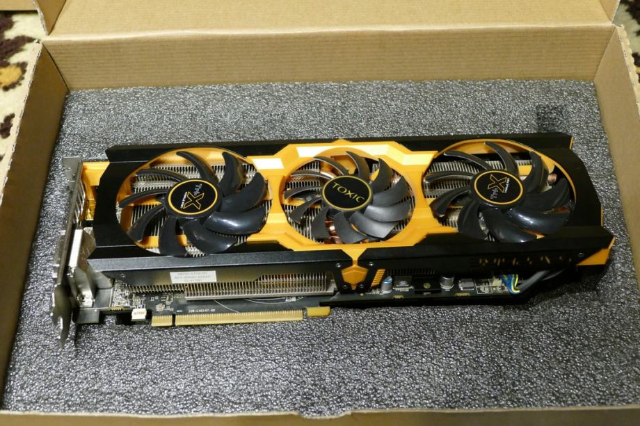 ATI Radeon Sapphire TOXIC R9 270X,1X DP,1XHDMI,1XDVI-D,1XDVI-I. u SB