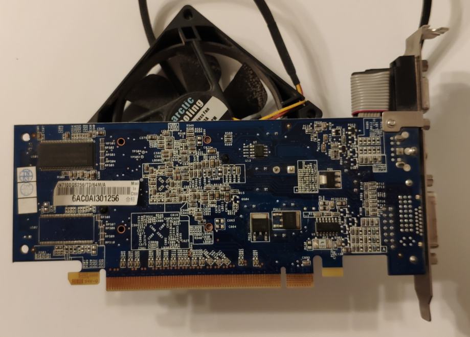 GeForce 7100 GS, 256 MB, PCIe; VGA, DVI