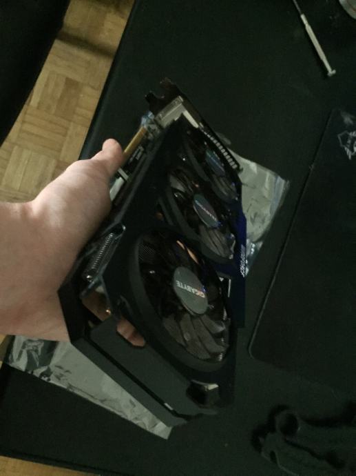 Gigabyte AMD R9 270X Windforce 2GB OC