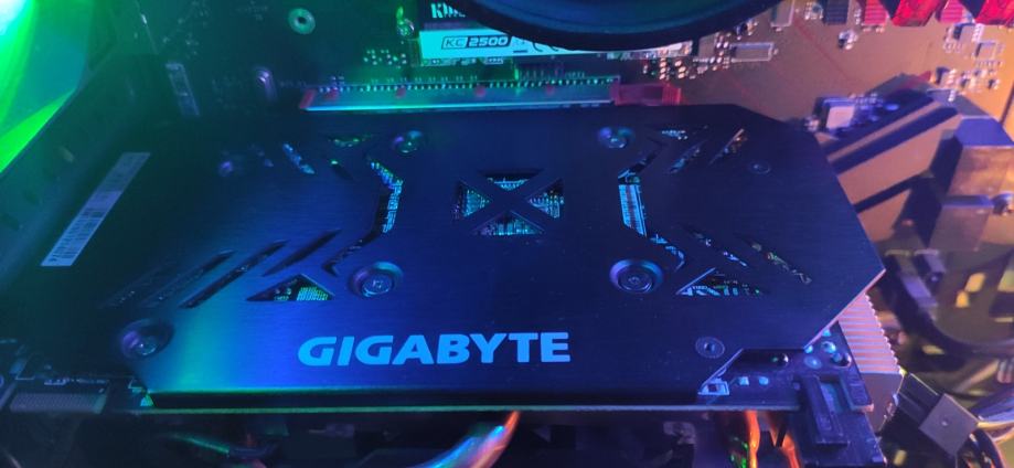 Gigabyte R7 370