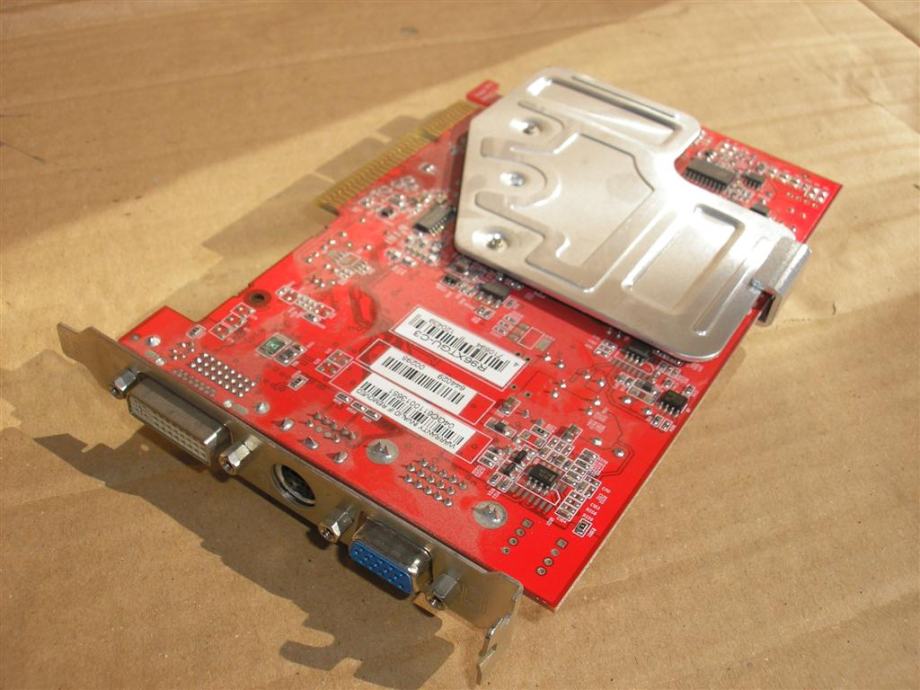 GRAFIČKA Ati Radeon 9600XT 128mb 128bit AGPx8 NE ispravna