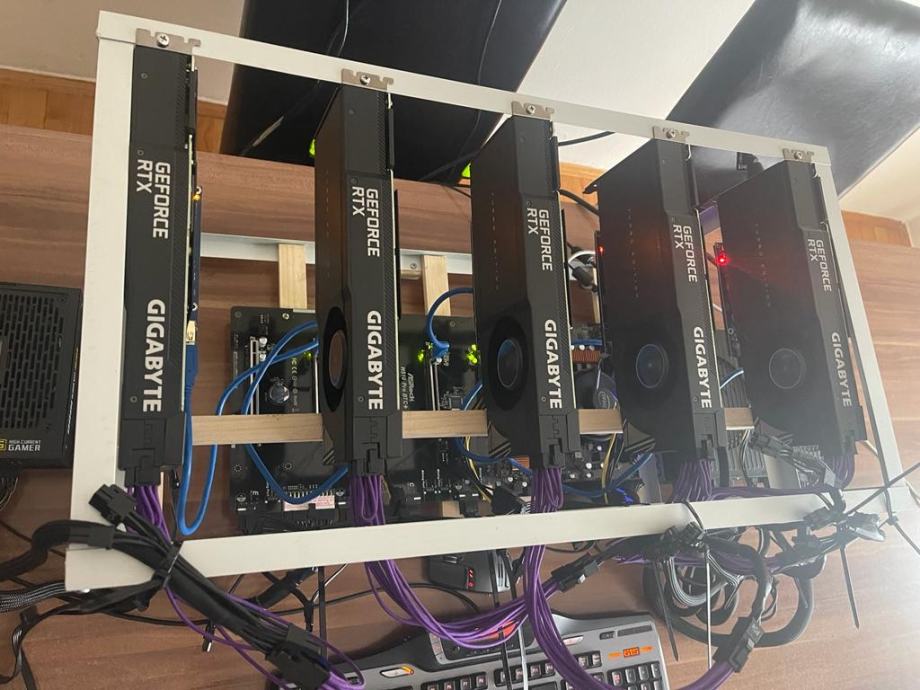 MINING RIG 5xRTX 3090 36mjeseci garancija 625 mh/s