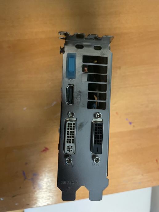 Prodajem grafičku kartice Sapphire Amd Radeon R7 370 4Gb