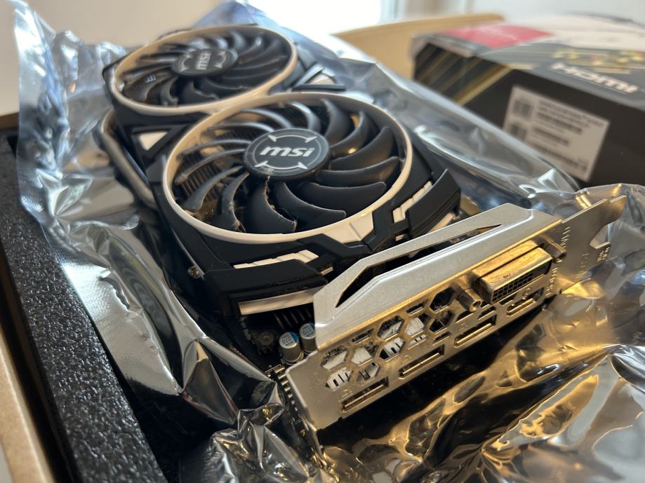 Radeon RX 570 ARMOR 8G OC