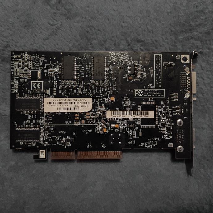 SAPPHIRE ATI Radeon 9600XT 128MB DDR AGP