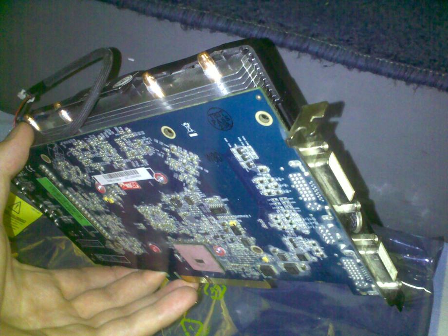 Sapphire ATI Radeon x1950 PRO 512M GDDR3 AGP sa A. T. Turbo