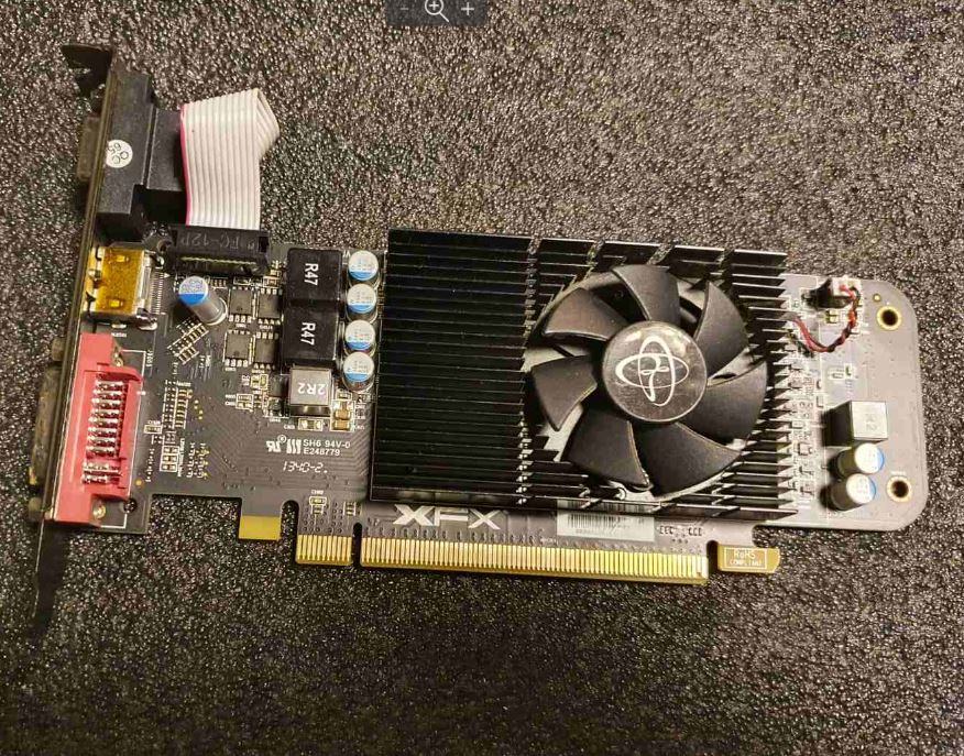 XFX AMD Radeon R7 240 2GB Boost GDDR3 128-bit DX12 PCI-E LP grafička