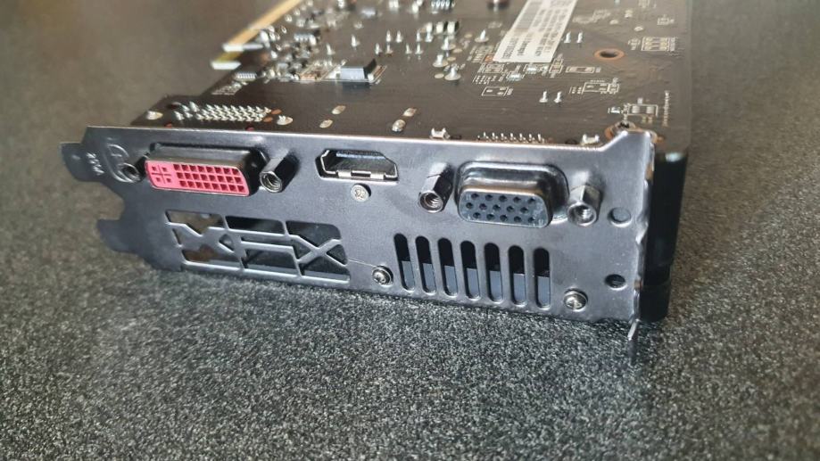 XFX AMD Radeon R7 250 Core Edition (1GB DDR5), D-SUB, DVI, HDMI