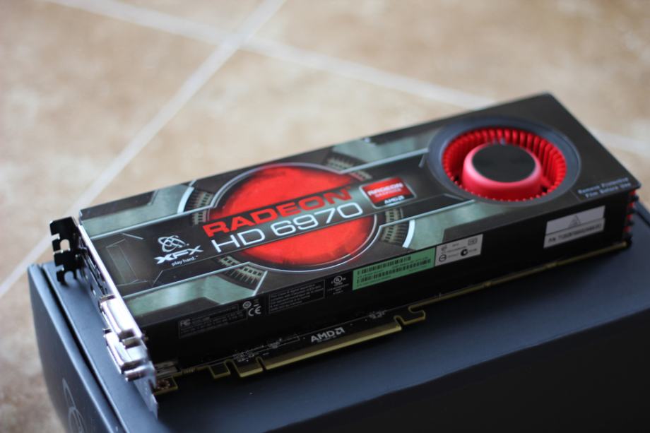 XFX HD 6970 2GB DDR5, VRHUNSKO STANJE,VRTI NAJNOVIJE IGRE