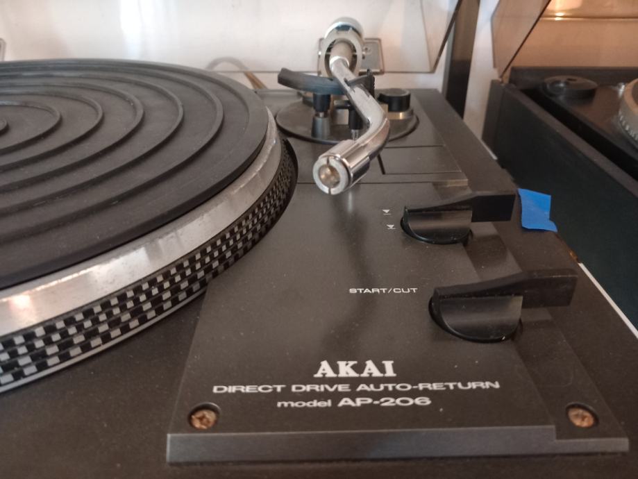 AKAI AP - 206 GRAMOFON