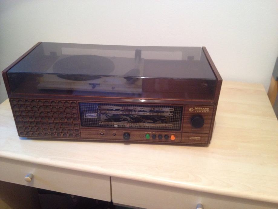 Antikni Gramofon i Radio ISKRA - Jugoslavija