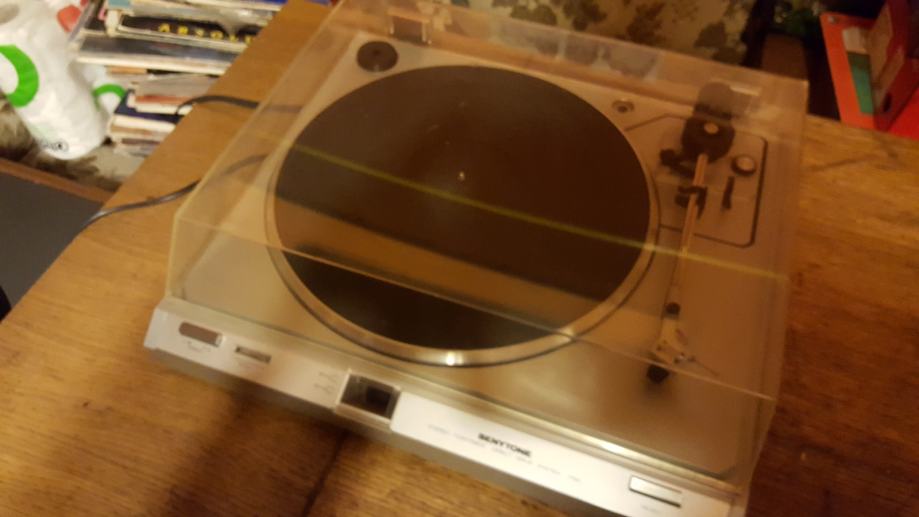Benytone gramofon P50