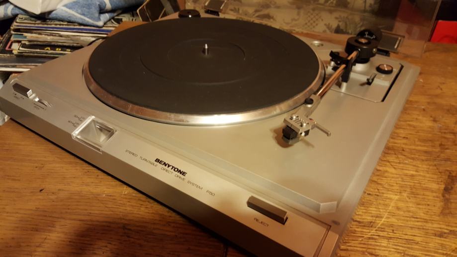 Benytone gramofon P50