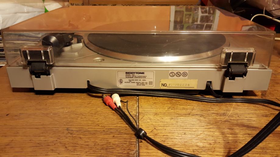 Benytone gramofon P50