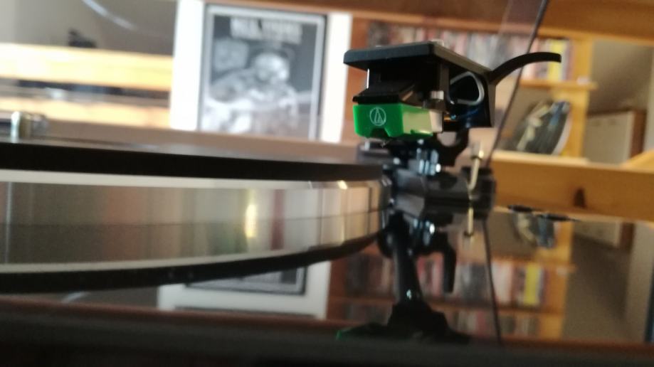 DENON DP-300 F GRAMOFON