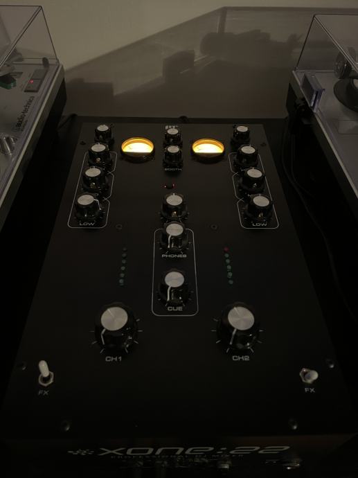 DJ Set 2 x Audio Technica AT-LP120-USB + Allen & Heath Xone 22 Rotary