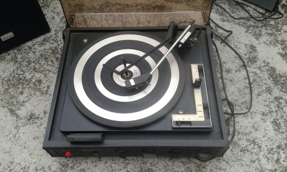 Gramafon RIZ TOSCA 15