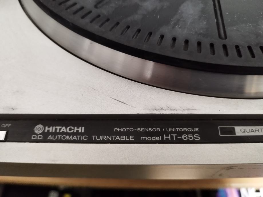 Gramofon Hitachi HT-65S