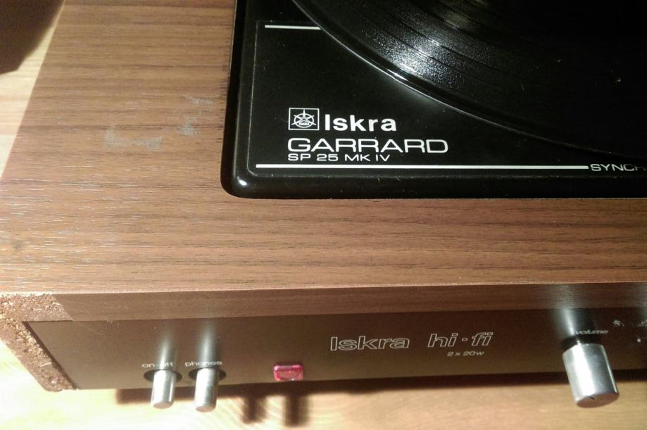 Gramofon Iskra Gerrard