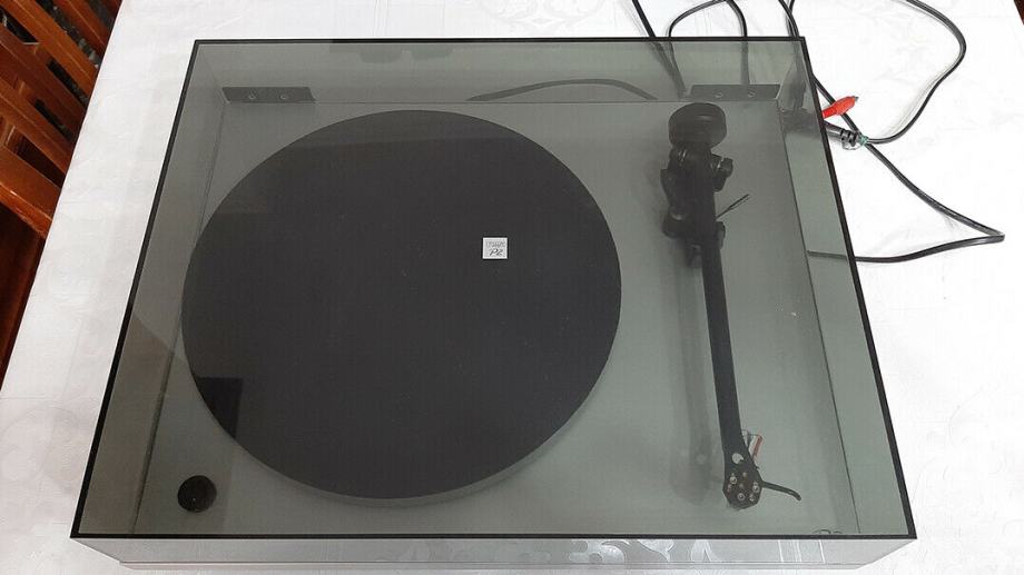Gramofon Rega P2 sa zvučnicom Exit 2, moguća zamjena za P3