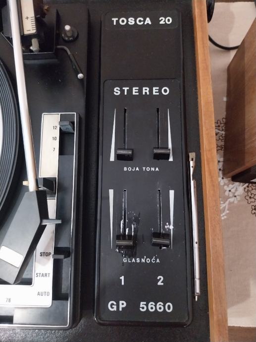 Gramofon RIZ - ELAK Tosca 20