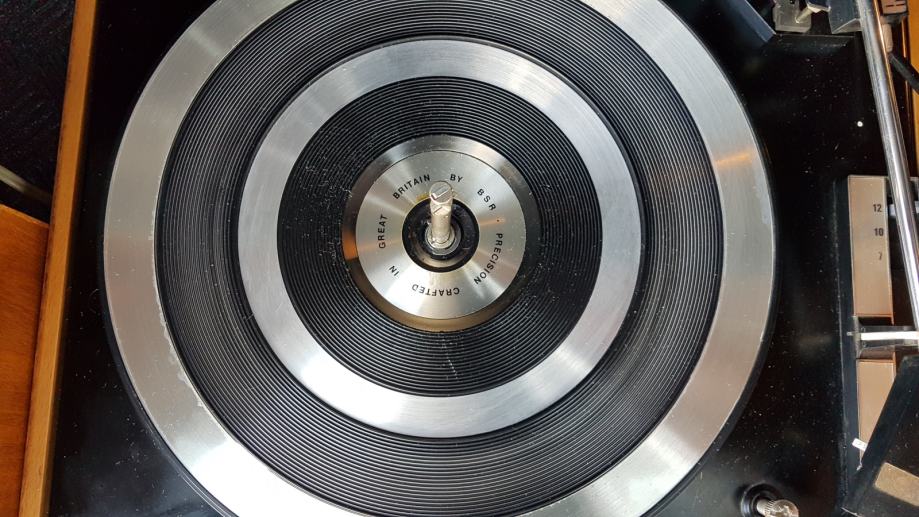 Gramofon RIZ Tosca 10