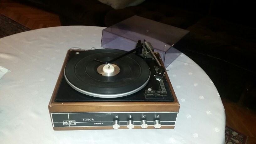 Gramofon RIZ TOSCA sa zvučnicima