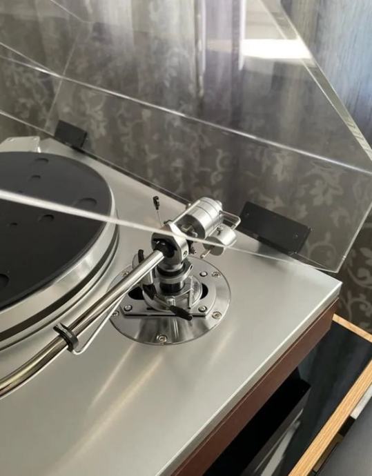 Luxman PD-171 turntable + tonearm SME-3010R Gramofon