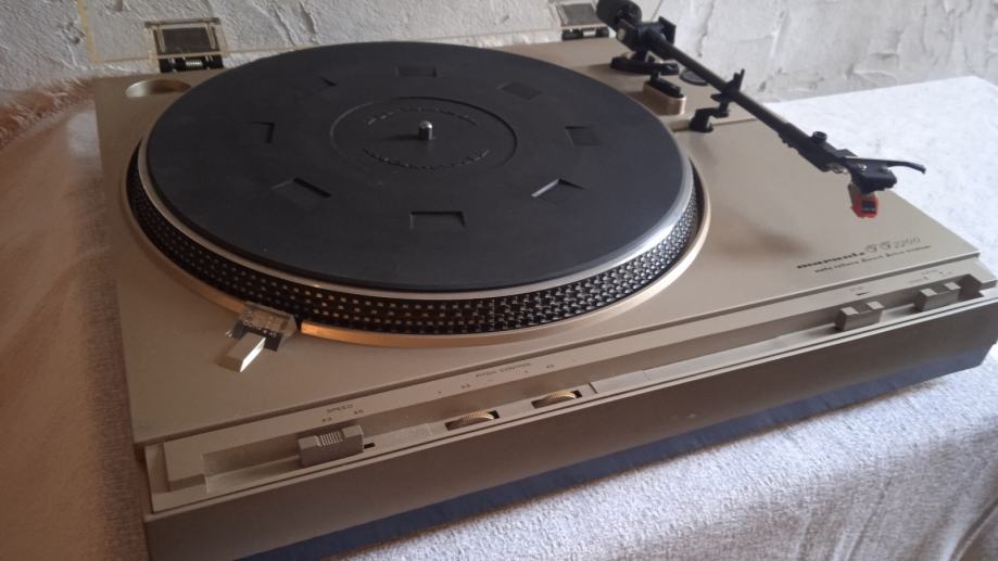 marantz TT 2200