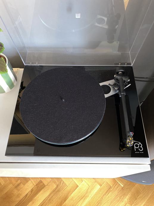 Rega P3 gramofon (2019) + Exact zvučnica