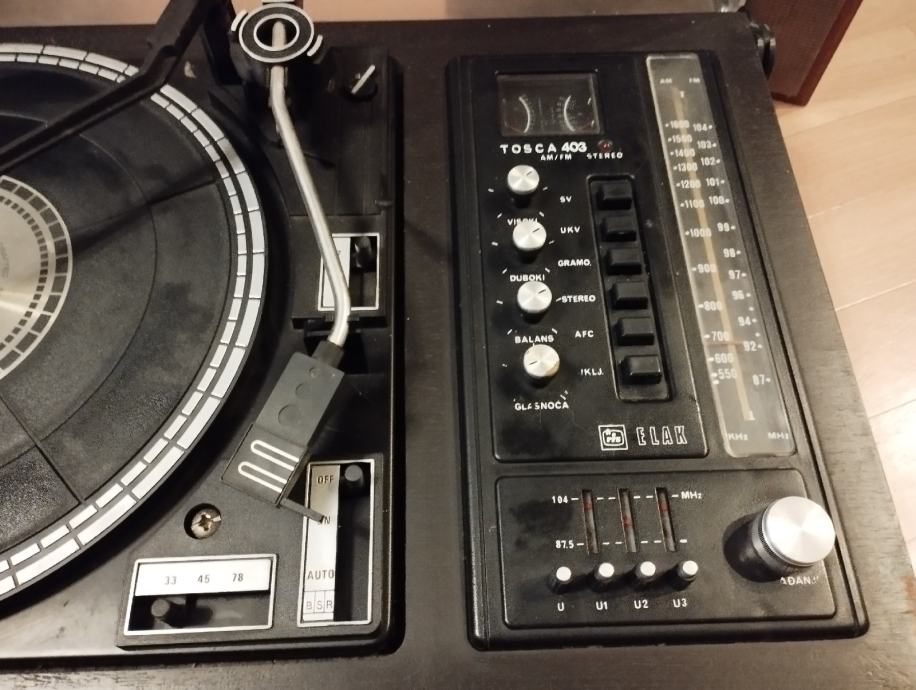 RIZ ELAK Tosca 403 radio gramofon sa zvučnicima