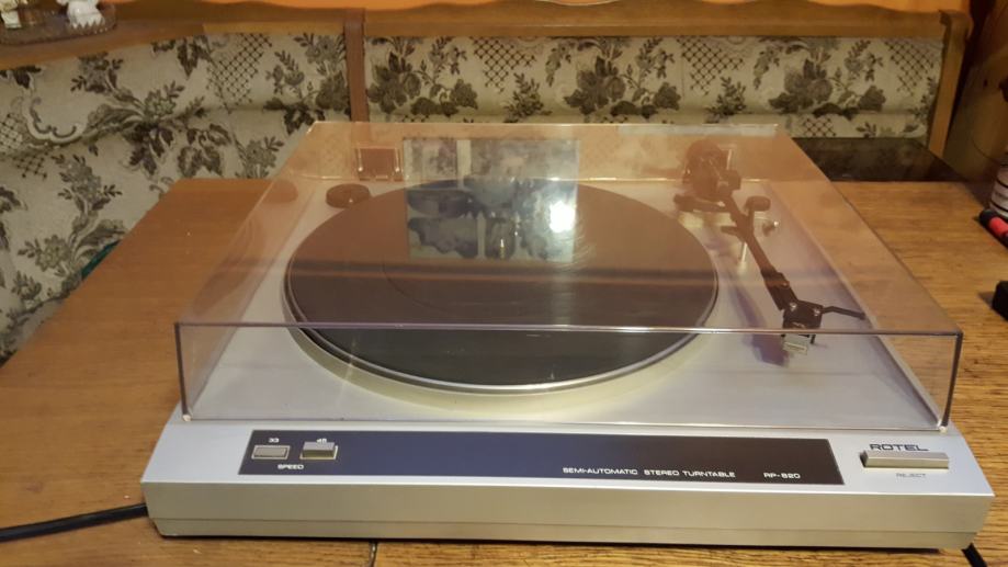 Rotel gramofon rp-820