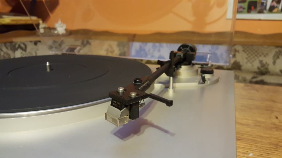 Rotel gramofon rp-820