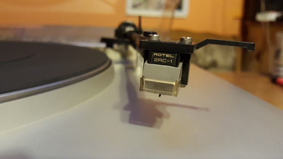Rotel gramofon rp-820