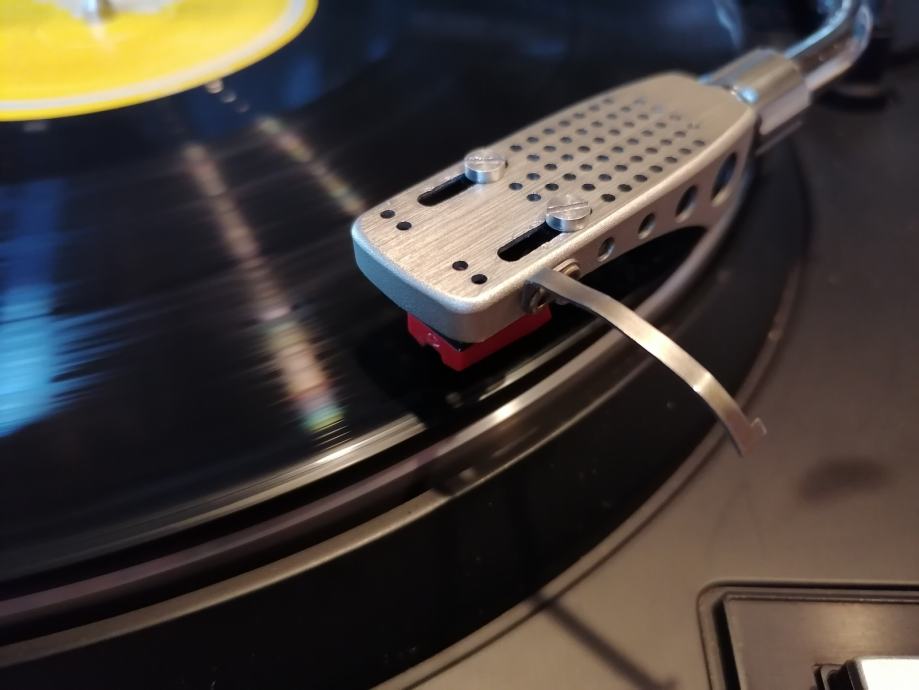 Sharp RP-1144 gramofon