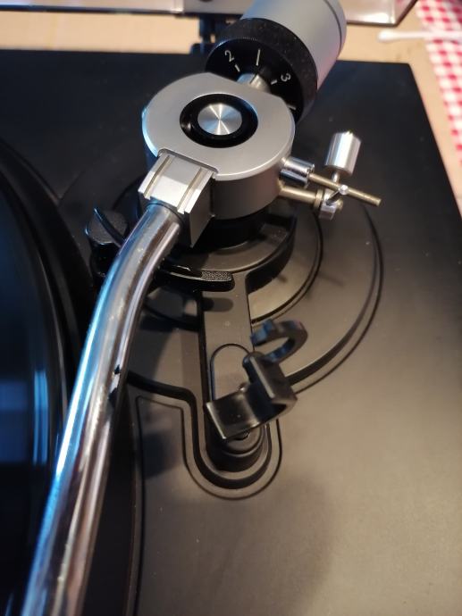 Sharp RP-1144 gramofon