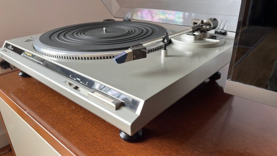 Technics SL-QD2 Direct Drive gramofon REZERVIRANO