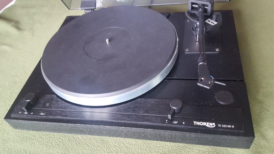 Thorens TD 320 mkIII + TP90 (subwoofer pod račun)