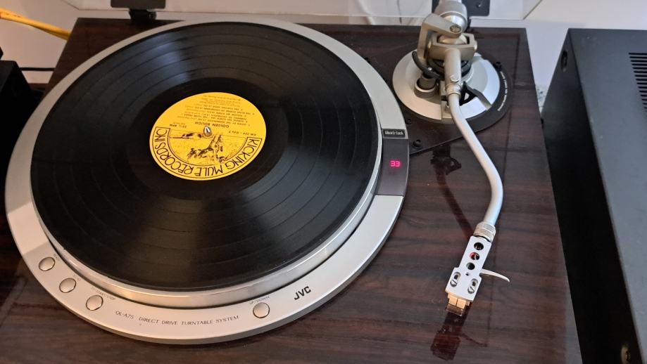 Vrhunski gramofon JVC QL A75 plus Denon i Ortofon
