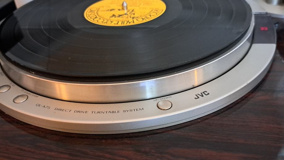 Vrhunski gramofon JVC QL A75 plus Denon i Ortofon