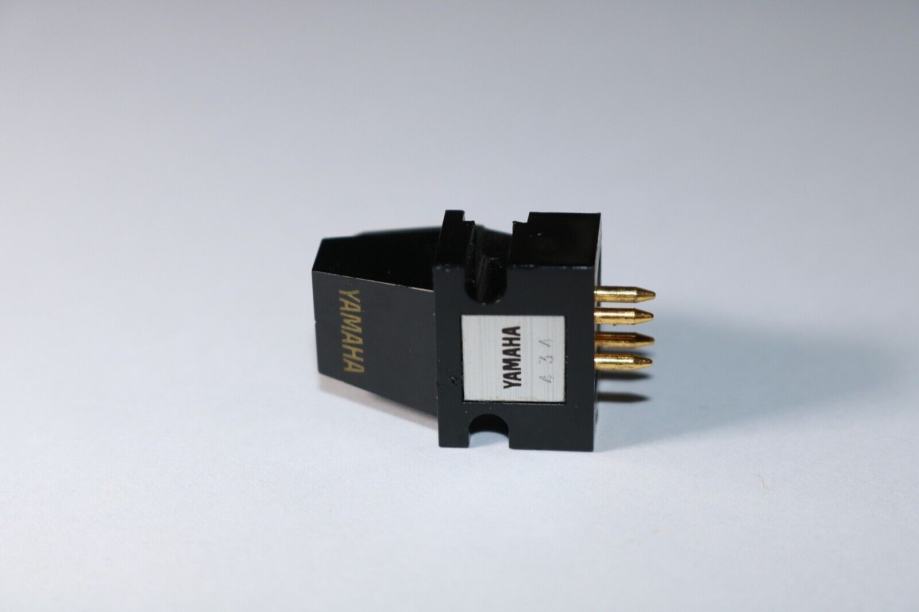 ZVUČNICA YAMAHA MC-9