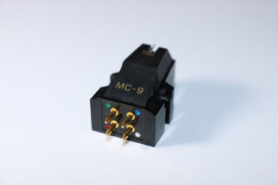 ZVUČNICA YAMAHA MC-9