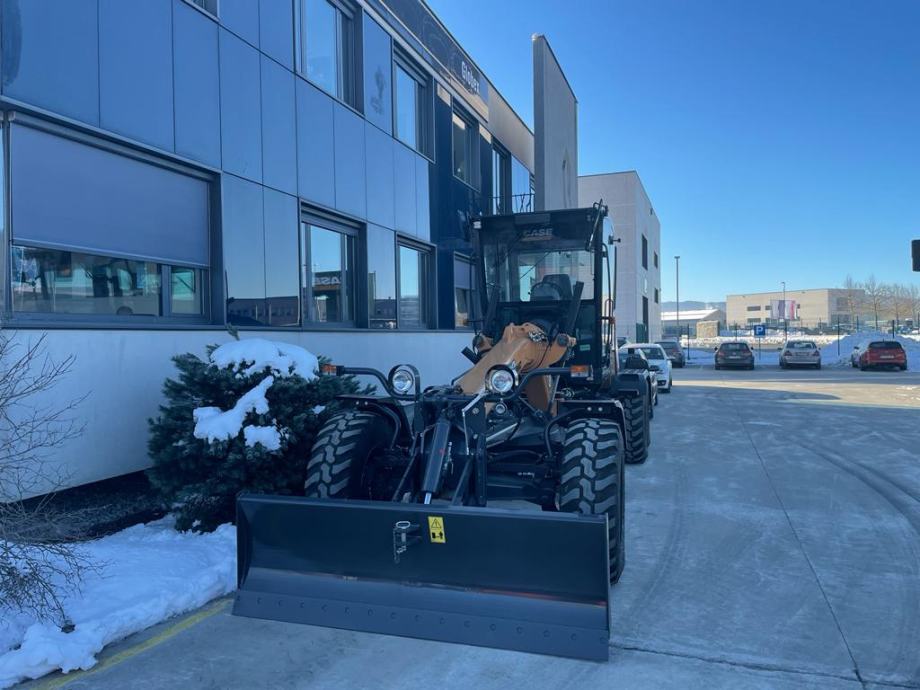 GREJDER CASE 836C - TVORNIČKI NOV STROJ